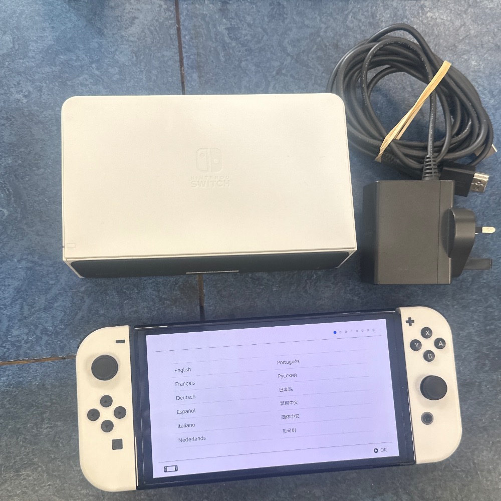 Used Nintendo Nintendo switch oled version - Own4Less